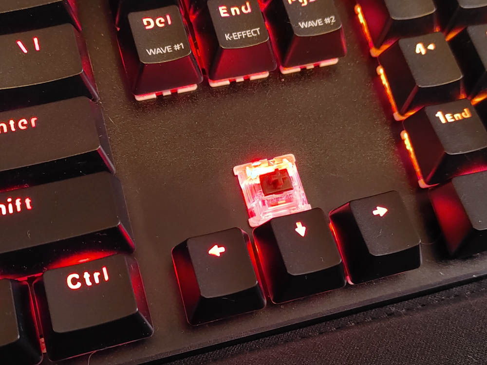 Glorious GMMK Full Sized Gaming Keyboard | Review – The Gamer With Kids