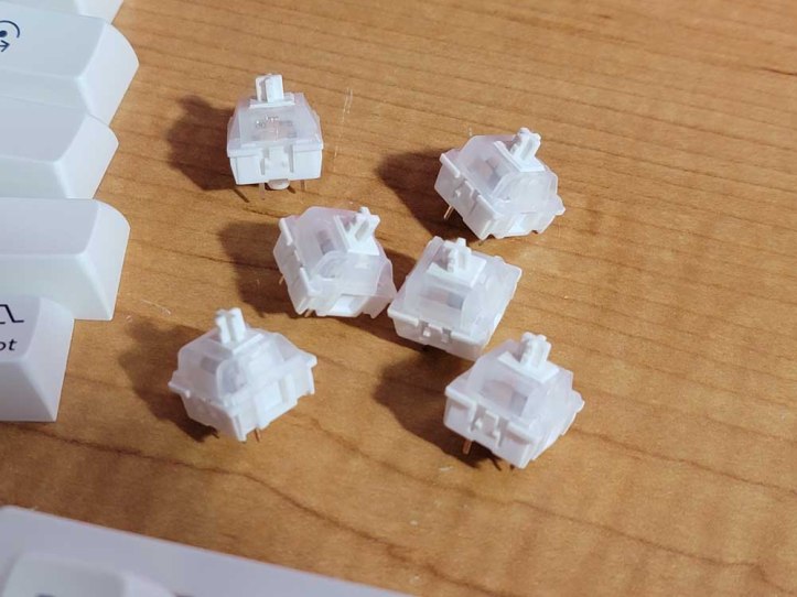 AKKO PC98B Plus Air Mechanical Keyboard Review – The Gamer With Kids