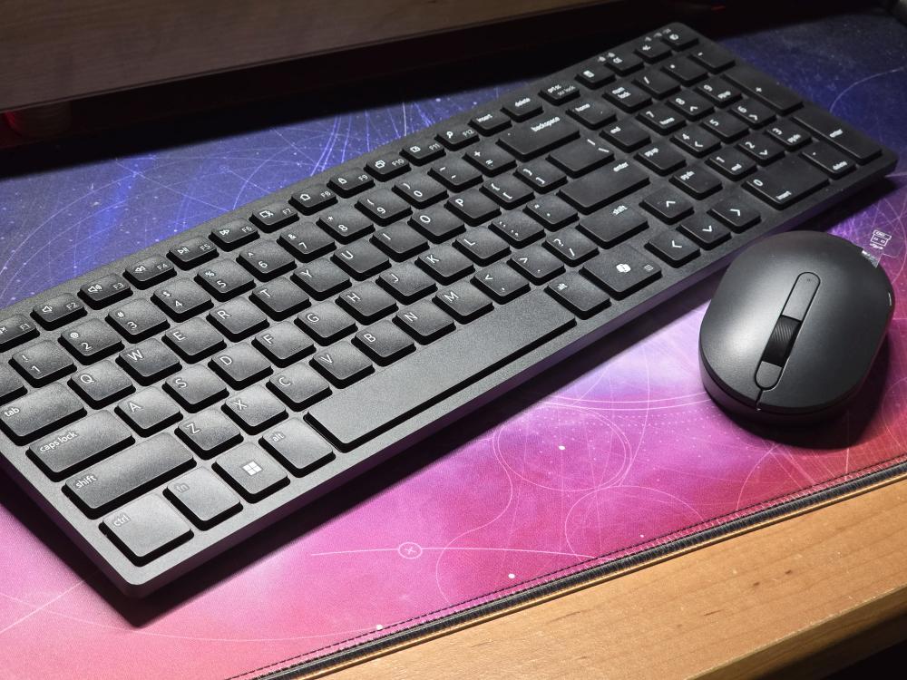 Dell Silent Keyboard and Mouse KM555 Review – The Gamer With Kids